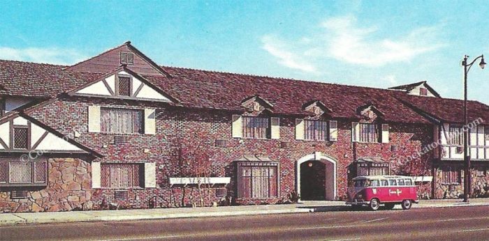 History of the Cockatoo Inn - Official CockatooInn.com